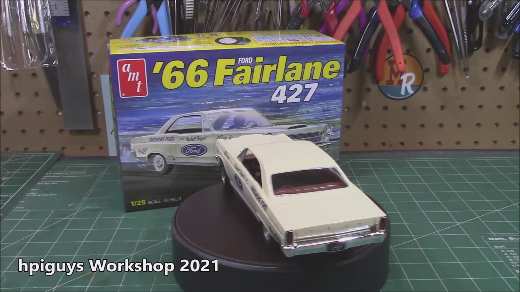 AMT 1966 Ford Fairlane 427 1:25 Scale Model Kit – Auto World Store
